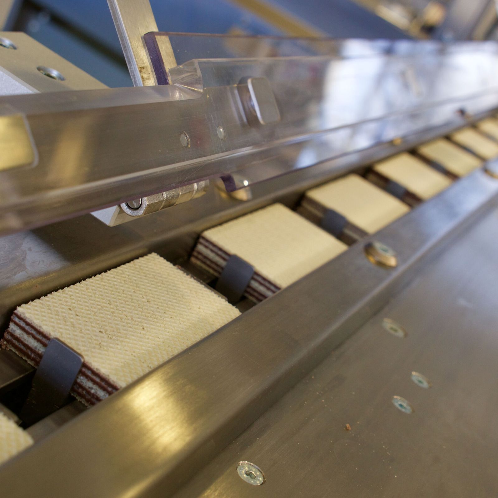 From flour to flat wafers